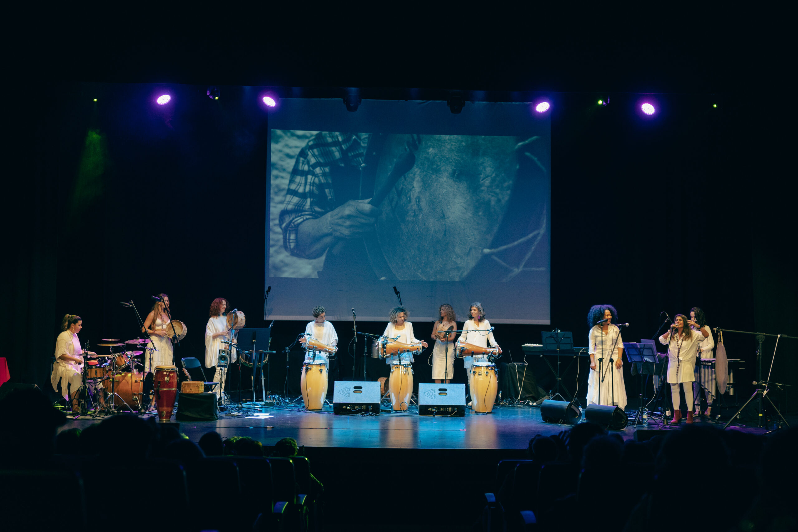Mambisa presenta su primer disco en el Teatro Leal de La Laguna
