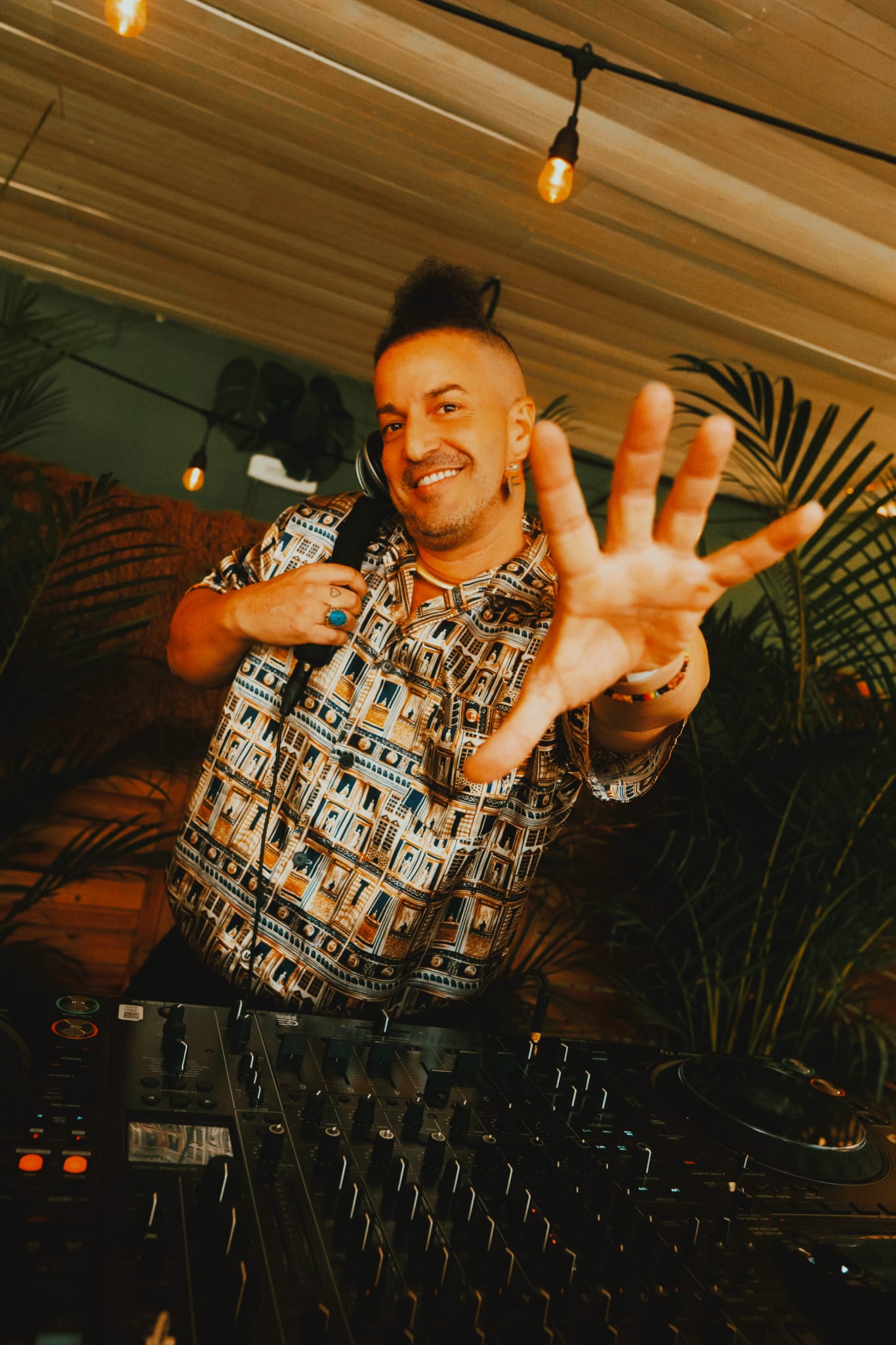 DJ Esteban Pérez 01_Fiesta inaugural Socorro Classic 2025 - Canción a ...